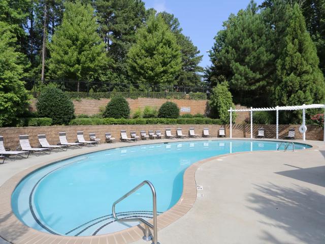 Dwell at the View 2 Bedroom Apartment for Rent at 1620 Hollywood Rd Nw, Atlanta, GA 30318 Scotts Crossing