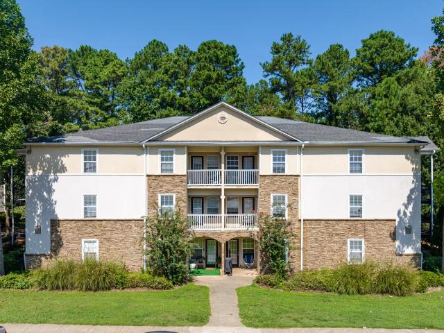 Dwell at the View 2 Bedroom Apartment for Rent at 1620 Hollywood Rd Nw, Atlanta, GA 30318 Scotts Crossing
