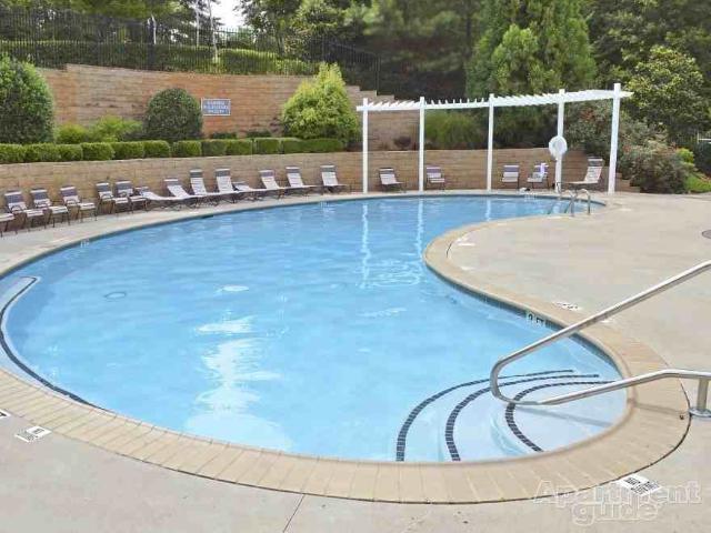 Dwell at the View 3 Bedroom Apartment for Rent at 1620 Hollywood Rd Nw, Atlanta, GA 30318 Scotts Crossing