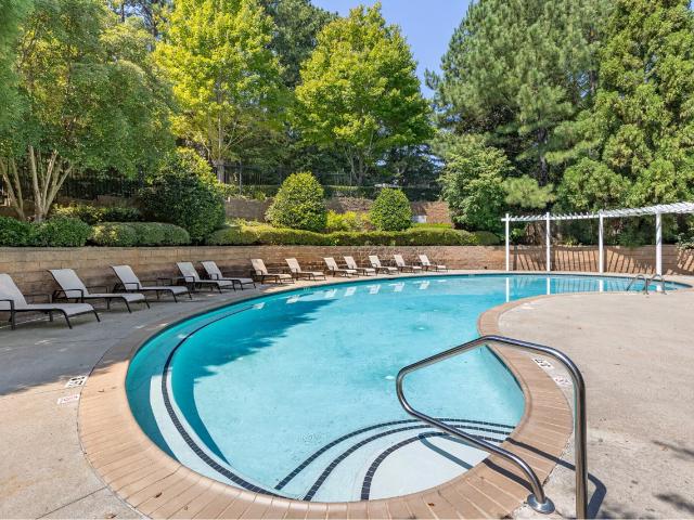Dwell at the View 3 Bedroom Apartment for Rent at 1620 Hollywood Rd Nw, Atlanta, GA 30318 Scotts Crossing