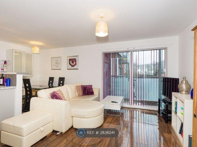 Du Cane Road, London W12, 2 bed flat to rent, £2,095 pcm | PrimeLocation