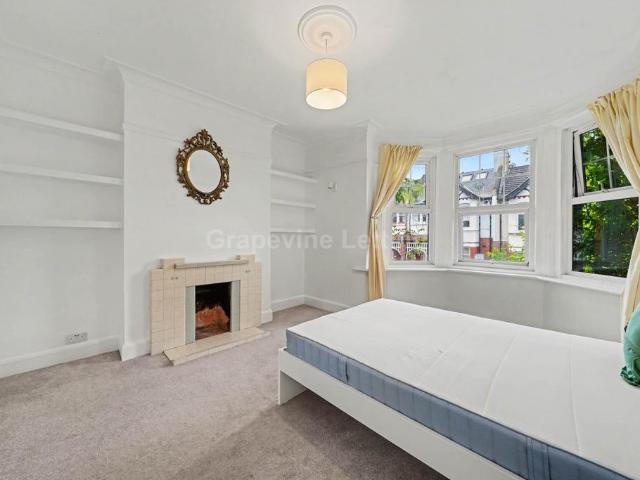 Dumbarton Road, Brixton SW2 3 bed maisonette to rent £2,850 pcm £658 pw