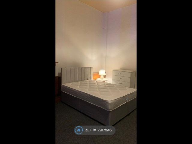 Dumbarton Road, Glasgow G11, 3 bed flat to rent, £1,800 pcm | PrimeLocation