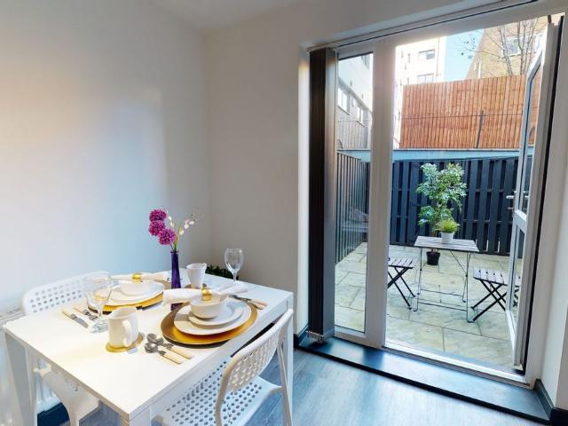 Dumfries Street, Luton LU1, Studio to rent, £770 pcm | PrimeLocation