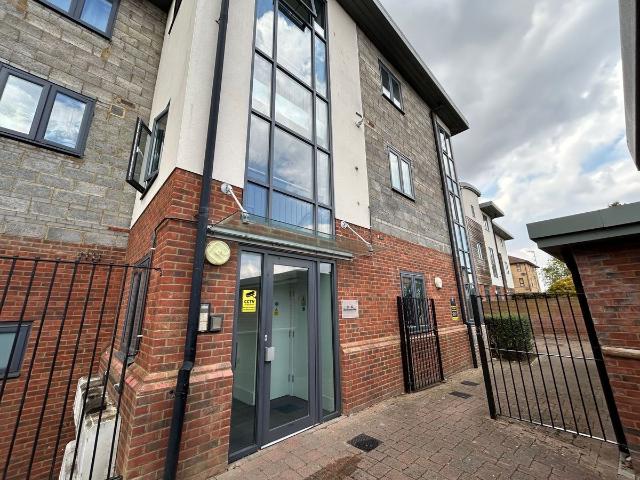Dunthorne Way, Milton Keynes MK8, 2 bed flat to rent, £1,400 pcm | PrimeLocation