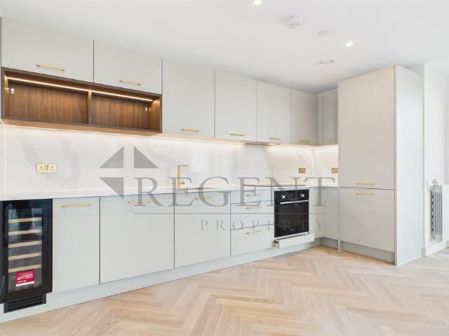 Dunton Apartments, Brigadier Walk, SE18 2 bed apartment to rent £2,800 pcm £646 pw