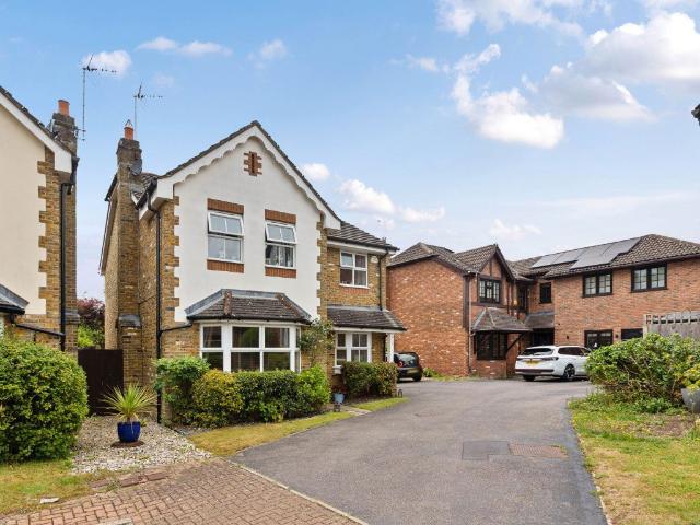 Dunton Green TN13, 4 bed detached house to rent, £2,750 pcm | PrimeLocation