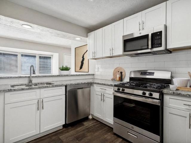 Dunwoody Village 2 Bedroom Apartment for Rent at 2311 Dunwoody Xing, Atlanta, GA 30338