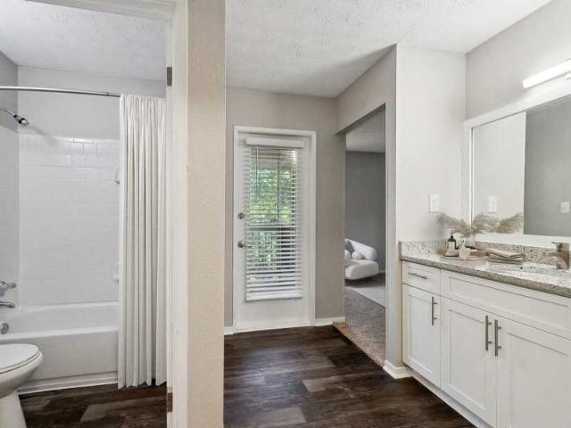 Dunwoody Village 2 Bedroom Apartment for Rent at 2311 Dunwoody Xing, Atlanta, GA 30338