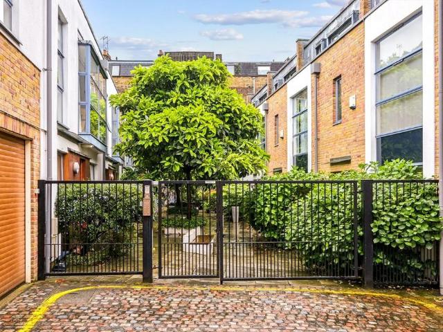 Dunworth Mews, London W11 3 bed house to rent £4,950 pcm £1,142 pw