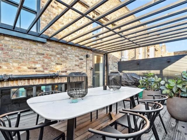 Dunworth Mews, London W11 2 bed flat to rent £12,783 pcm £2,950 pw