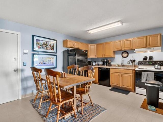 Dunbarton Rd Apt G, Manchester, Condo For Sale