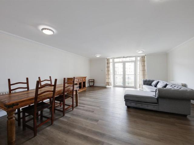 Dunbar Wharf, 126 134 Narrow Street, E14 8BD, London
