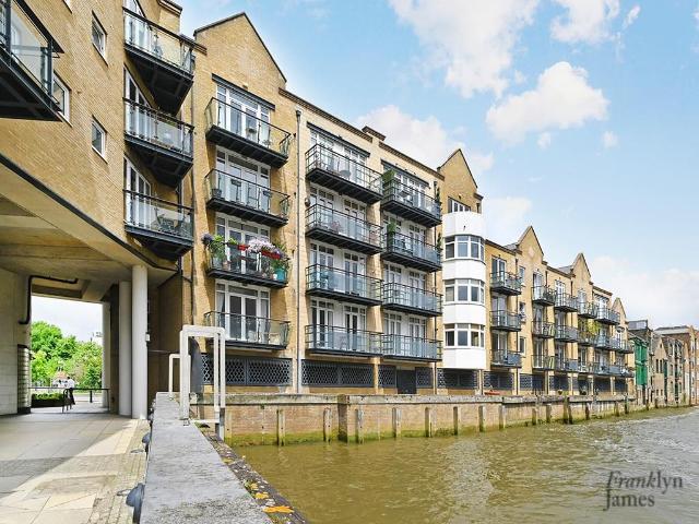 Dunbar Wharf, 126 134 Narrow Street, London E14, 2 bed flat to rent, £2,800 pcm | PrimeLocation