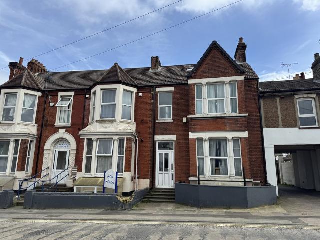 Duncan Road, Gillingham, Gillingham, Kent ME7, 1 bed flat to rent, £800 pcm | PrimeLocation