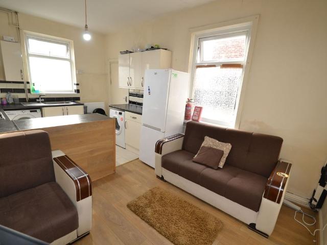 Duncan Road, Manchester M13, Room to rent, £542 pppm | PrimeLocation