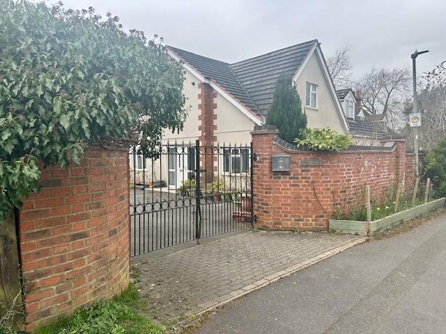 Dunchurch Road, Rugby, CV22 4 bed detached house to rent £2,750 pcm £635 pw