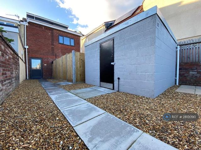 Duncombe Road, Bristol, BS15 1 bed flat to rent £1,050 pcm £242 pw