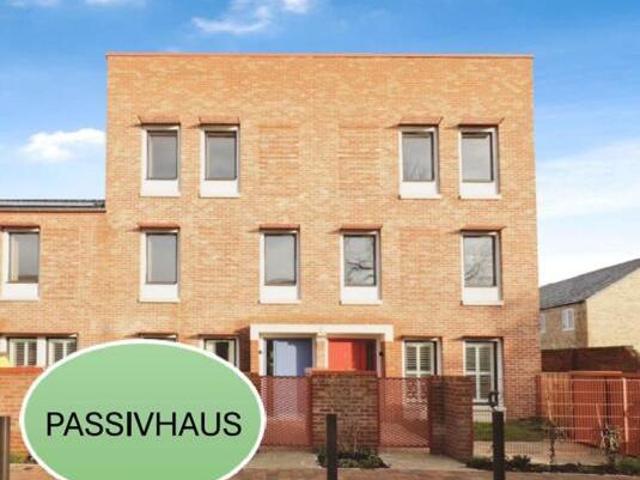 Duncombe Square, Burton Stone Lane, 4 Bedroom Town