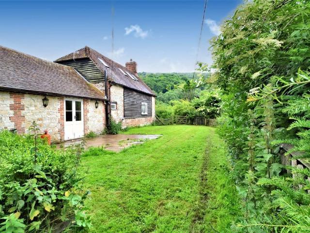 Duncton, Petworth GU28, 3 bed property to rent, £1,995 pcm | PrimeLocation