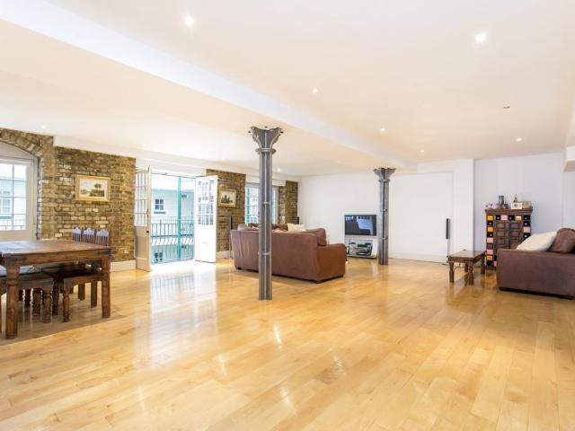 Dundee Court, 73 Wapping High Street. 2 bed apartment to rent £4,225 pcm £975 pw