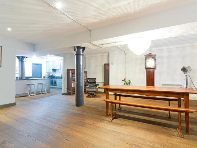Dundee Court, 73 Wapping High Street. 2 bed apartment to rent £3,497 pcm £807 pw