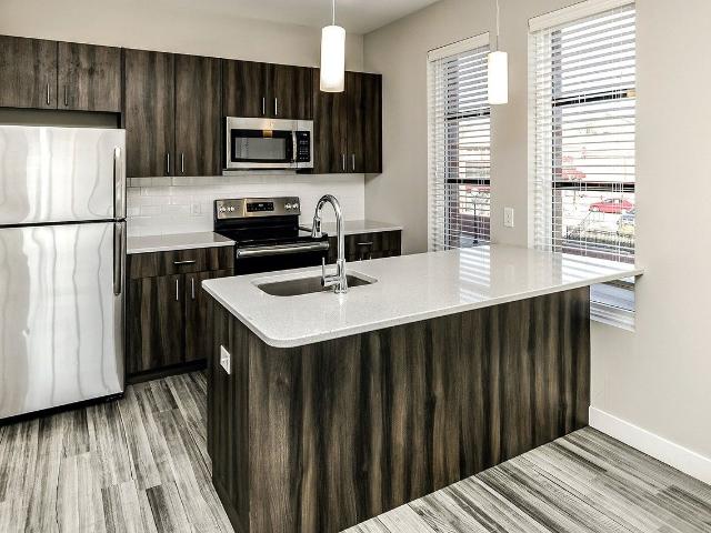 Dundee Flats 1 Bedroom Apartment for Rent at 4835 Dodge St, Omaha, NE 68132 Dundee Memorial Park