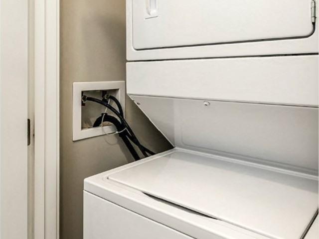 Dundee Flats 1 Bedroom Apartment for Rent at 4835 Dodge St, Omaha, NE 68132 Dundee Memorial Park