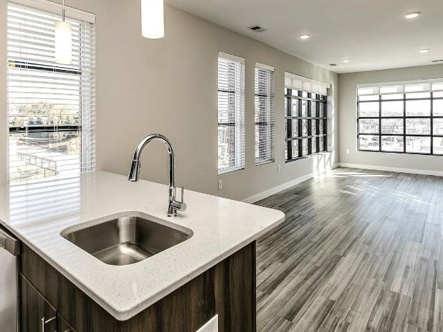 Dundee Flats Studio Apartment for Rent at 4835 Dodge St, Omaha, NE 68132 Dundee Memorial Park