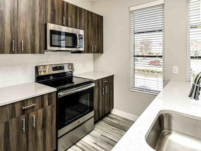 Dundee Flats Studio Apartment for Rent at 4835 Dodge St, Omaha, NE 68132 Dundee Memorial Park