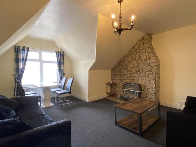 Dundonald Road, Bristol BS6, 3 bed flat to rent, £2,100 pcm | PrimeLocation