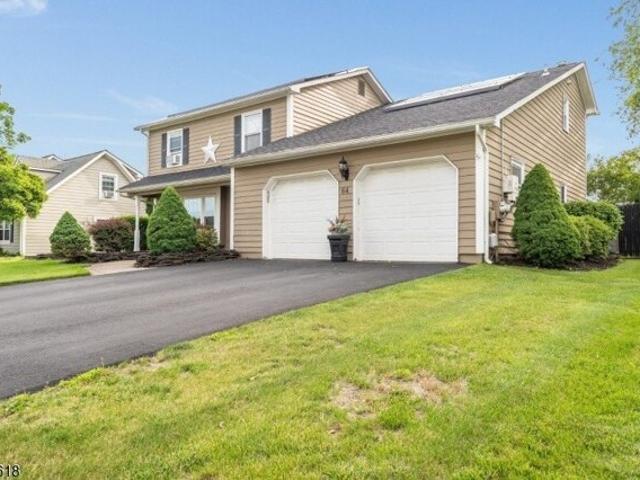 Dunedain St, Hillsborough Twp, Home For Sale