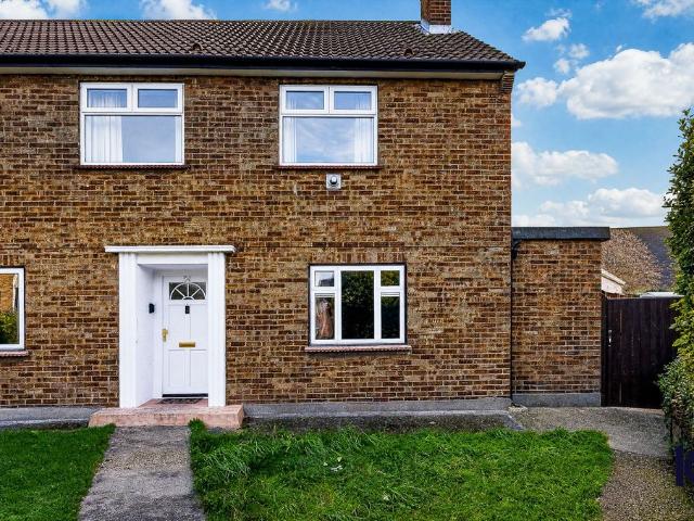 Dunedin Road, Rainham RM13, 2 bed maisonette to rent, £1,800 pcm | PrimeLocation