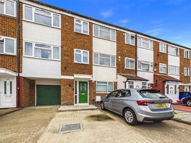 Dunedin Way, Hayes UB4, 3 bed town house to rent, £2,350 pcm | PrimeLocation