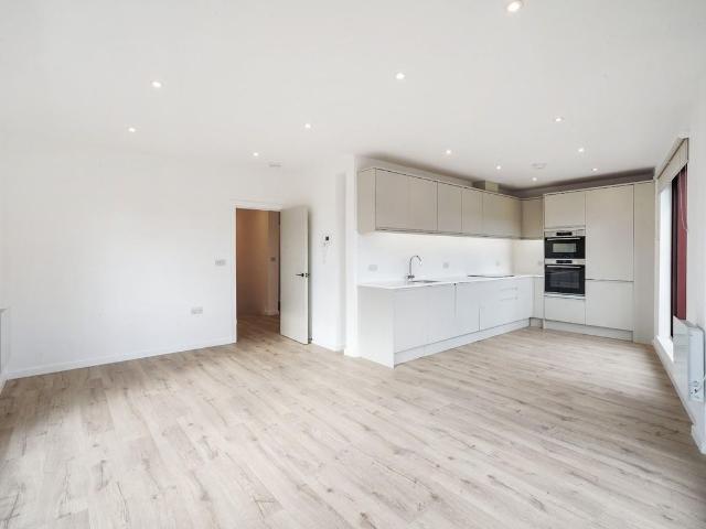 Dunelm Street, Stepney E1, 3 bed flat to rent, £3,000 pcm | PrimeLocation