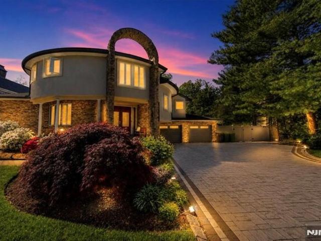 Dunkerhook Rd, Paramus, Home For Sale