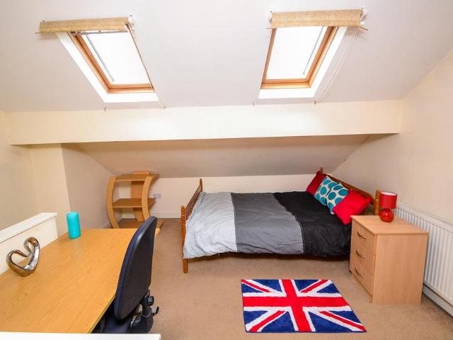 Dunkirk Road, Nottingham NG7 4 bed detached house to rent £1,646 pcm £380 pw
