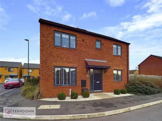 Dunkley Crescent, Fordbridge. 3 bed end of terrace house for s.