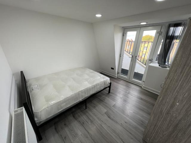 Dunlace Road, London E5, Room to rent, £1,050 pcm | PrimeLocation