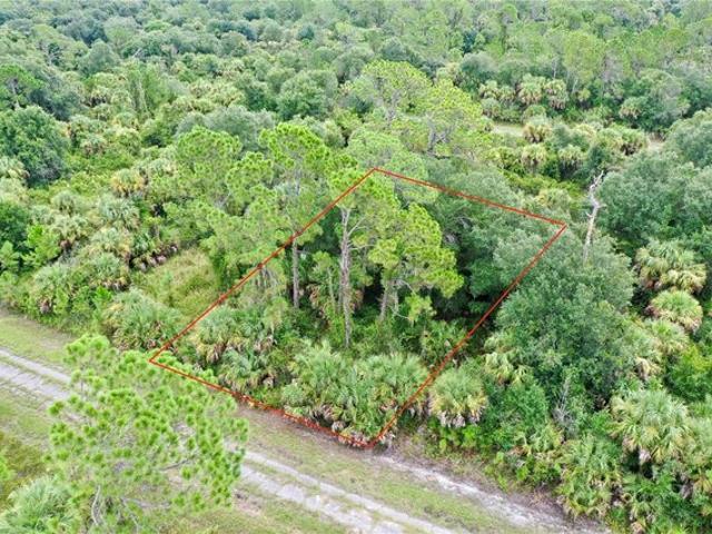 Dunmore St, North Port, FL 34288