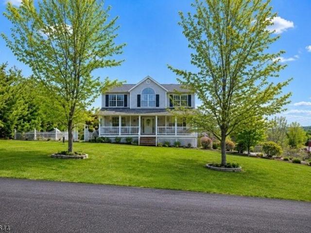 Dunn Pl, Wantage Township, Home For Sale