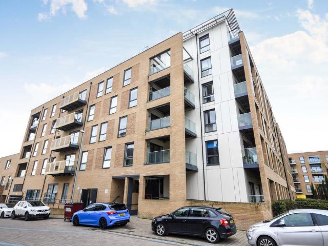 Dunn Side, CM1 2 bed flat to rent £1,600 pcm £369 pw