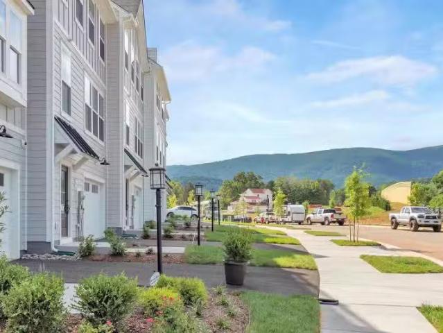 Dunnagan Dr, CROZET, VA 22932