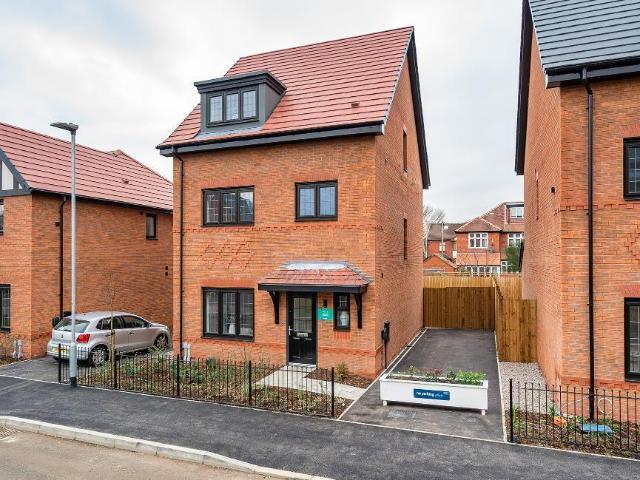 Dunnock Close, Chorlton, Manchester. 4 bed detached house to rent £2,750 pcm £635 pw