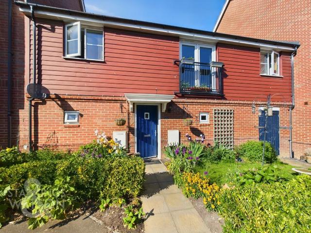 Dunnock Drive, Queens Hills, Norwich NR8, 2 bed flat to rent, £1,100 pcm | PrimeLocation