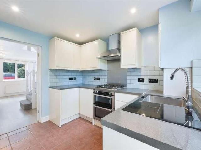 Dunnymans Road, Banstead, SM7