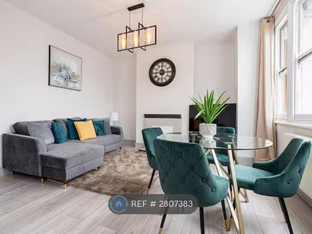 Dunraven Road, London W12, 3 bed flat to rent, £3,200 pcm | PrimeLocation