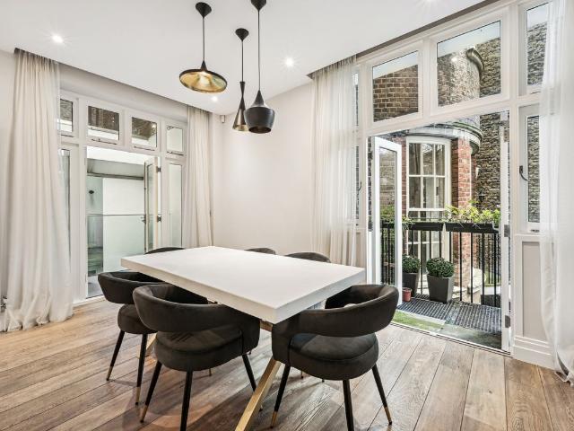 Dunraven Street, Mayfair W1K, 3 bed flat to rent, £16,250 pcm | PrimeLocation