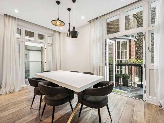 Dunraven Street, Mayfair, London 3 bed flat to rent £16,250 pcm £3,750 pw