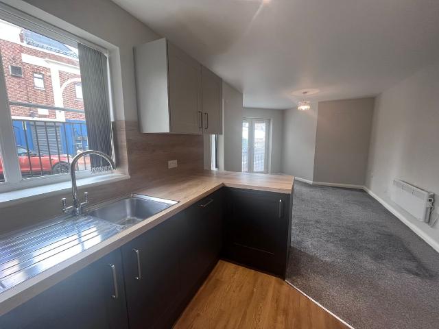 Dunsford Road, Birmingham B66, 2 bed flat to rent, £900 pcm | PrimeLocation